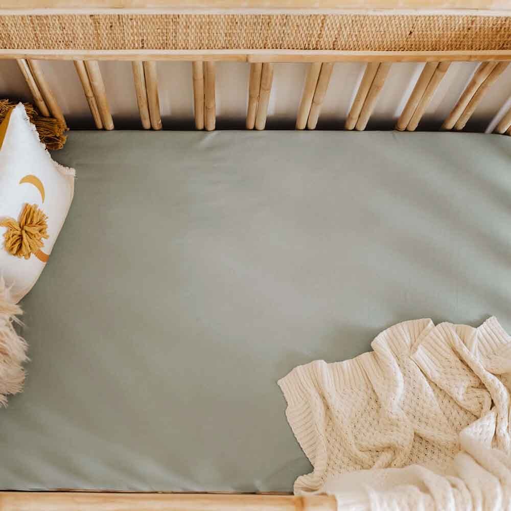 SNUGGLEHUNNY FITTED COT SHEET SAGE – Chocolate Freckles